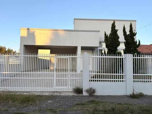 Casa á 50 metros do mar na praia de Atlântida Sul