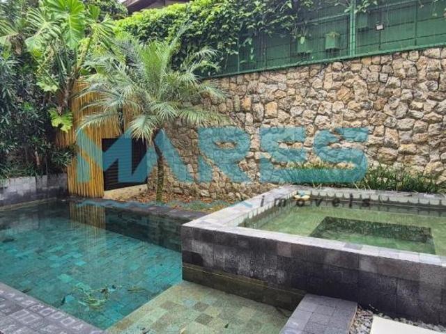 Casa à 60m da praia em Camburi