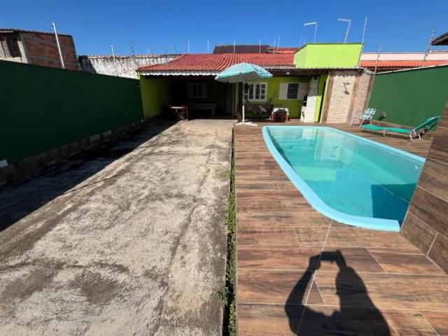 Casa a 800 metros do mar e com piscina e escritura