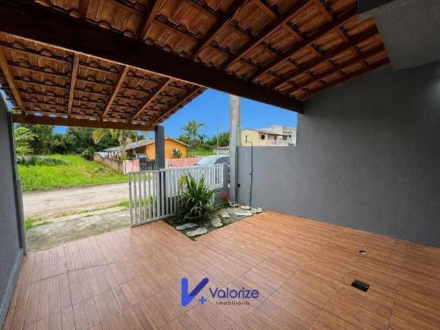 Casa a 900 metros da praia em Praia de Leste