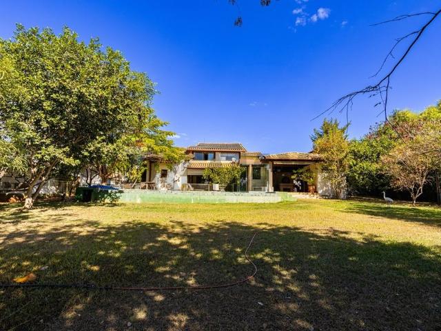 Casa à Locação no SHIS QI 19, Chácara 19 | Lago Sul | 500m²2Construídos | 5 Quartos 3 Suítes