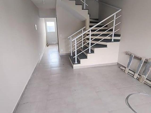 Casa A localização é um dos grandes diferenciais deste imóvel. Situado em um bairro que conta c