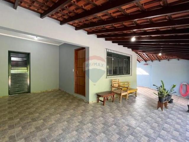 Casa a no JD Camboriú com 5 dormitórios 2 Suítes 228 m2 construído DOC OK da Financiamento