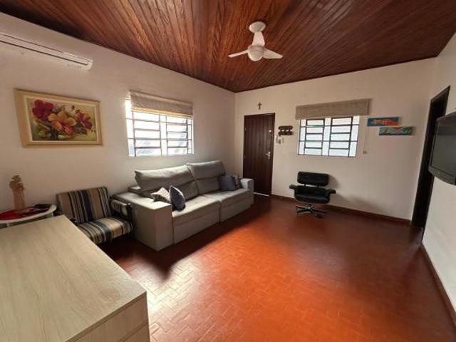 Casa a passos do mar na Praia da Enseada