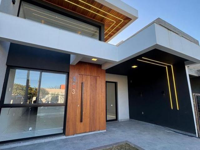 Casa a uma quadra do mar em Capão da Canoa
