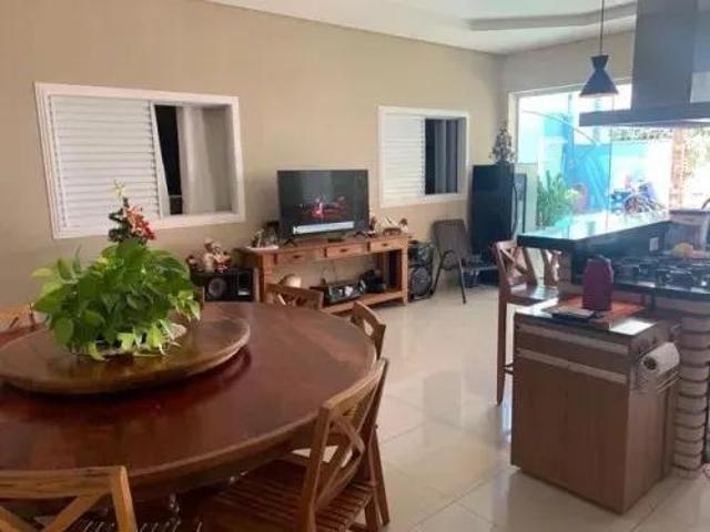 Casa à Venda 3 Dorm, Piscina, quintal em Itaquera, São Paulo R$290.000