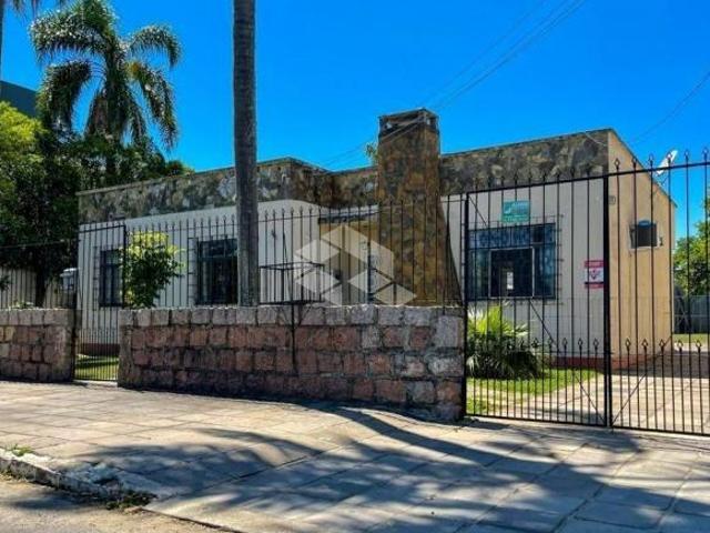 Casa à venda, 3 dormitórios, 2 banheiros, 3 salas, cozinha, 3 vagas. no bairro Itaí em Eldorado do