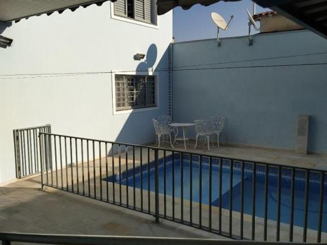 CASA A VENDA 3 DORMITÓRIOS 2 SUITES E PISCINA