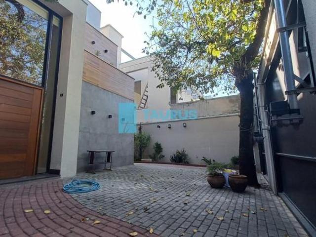 Casa à venda, 3 dormitórios, 2 vagas, 178m², na Vila Nova Conceição, São Paulo