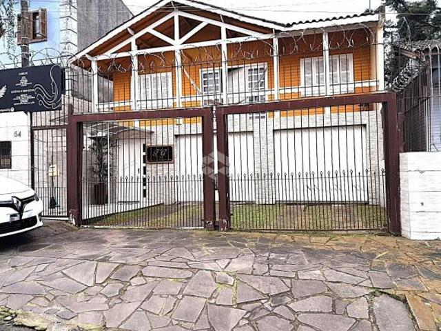 Casa à Venda 3 Dormitórios com Suíte, Piscina e Espaço Gourmet