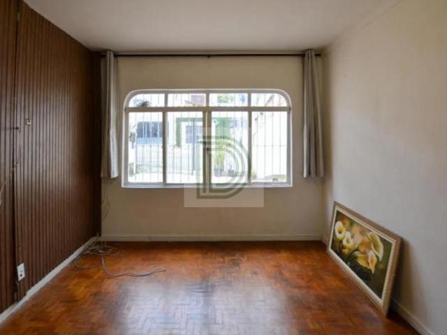 Casa à Venda | 3 Dormitórios + Dependência | Quintal Amplo | 2 Vagas