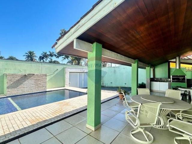 Casa à Venda 3 Dormitórios Praia do Pernambuco Guarujá = SP