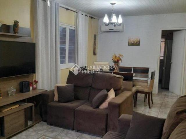 Casa à venda 3 dormitórios, suíte e excelente posição solar