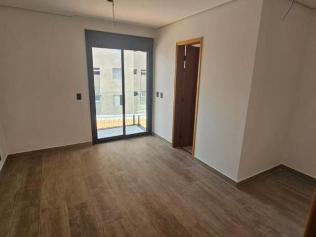 Casa à Venda, 3 dorms, 2 vagas no Campo Grande