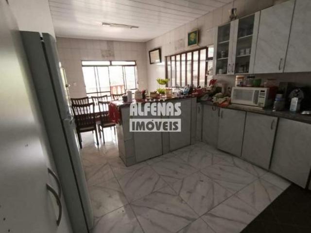Casa à venda 3 quartos no Bairro ÁGUA BRANCA