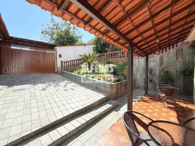 Casa à venda 3 quartos no Bairro ÁGUA BRANCA