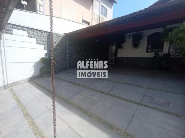 Casa à venda 3 quartos no Bairro CAMARGOS