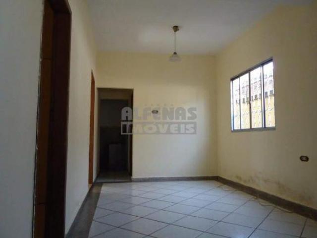 Casa à venda 3 quartos no Bairro CIDADE INDUSTRIAL
