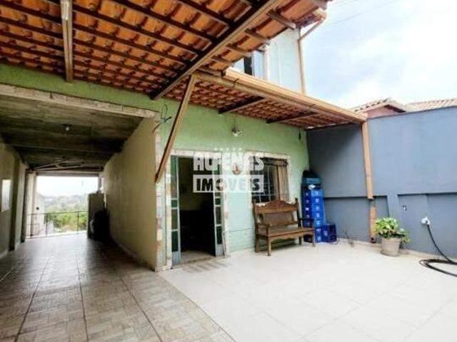 Casa à venda 3 quartos no Bairro COLONIAL