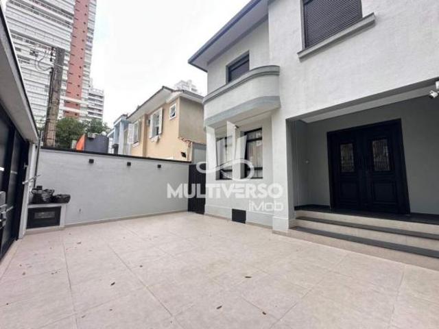 Casa à venda, 3 quartos no bairro Gonzaga em Santos