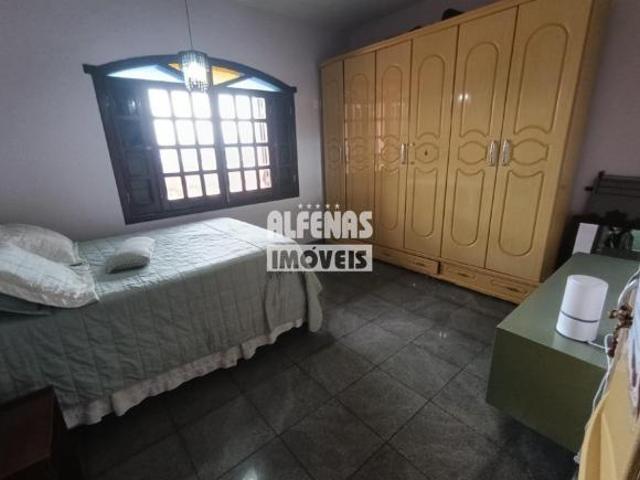 Casa à venda 3 quartos no Bairro Inconfidentes