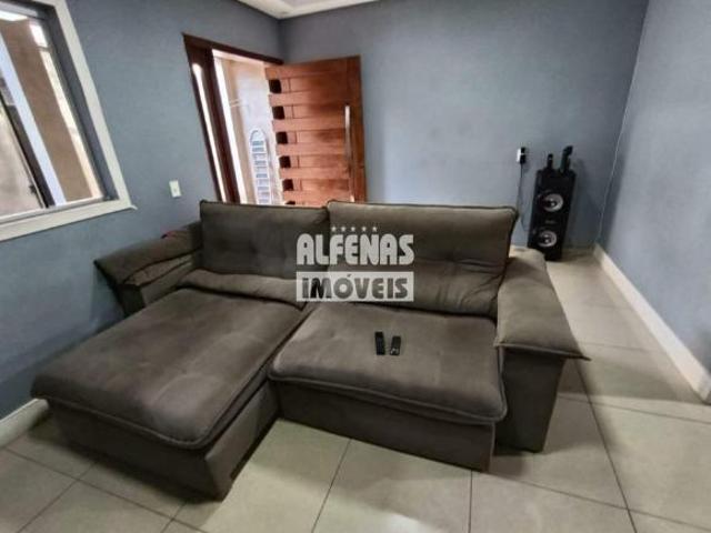 Casa à venda 3 quartos no Bairro JARDIM RIACHO DAS PEDRAS