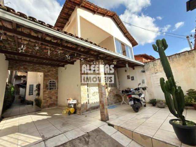 Casa à venda 3 quartos no Bairro JARDIM RIACHO DAS PEDRAS