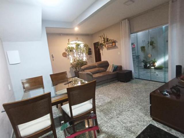 Casa á Venda, 3 Quartos no Santa Amélia