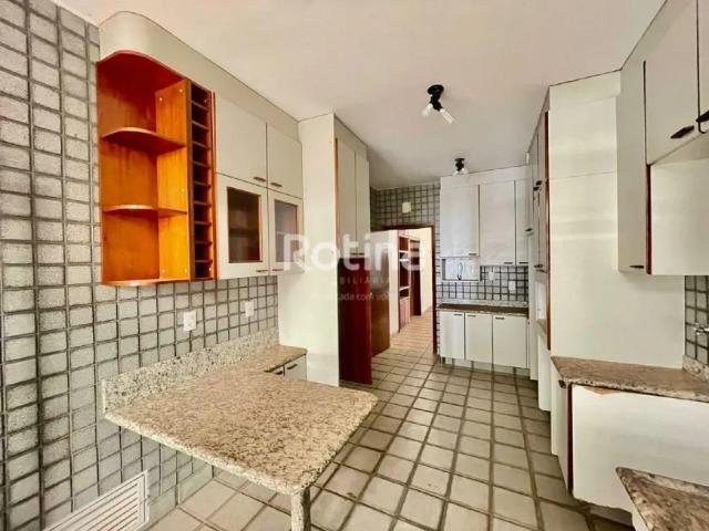 Casa à venda, 3 quartos, Nossa Senhora Aparecida Uberlândia/MG Rotina Imobiliária