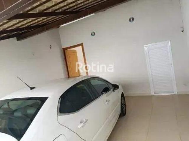 Casa à venda, 3 quartos, Novo Mundo Uberlândia/MG Rotina Imobiliária