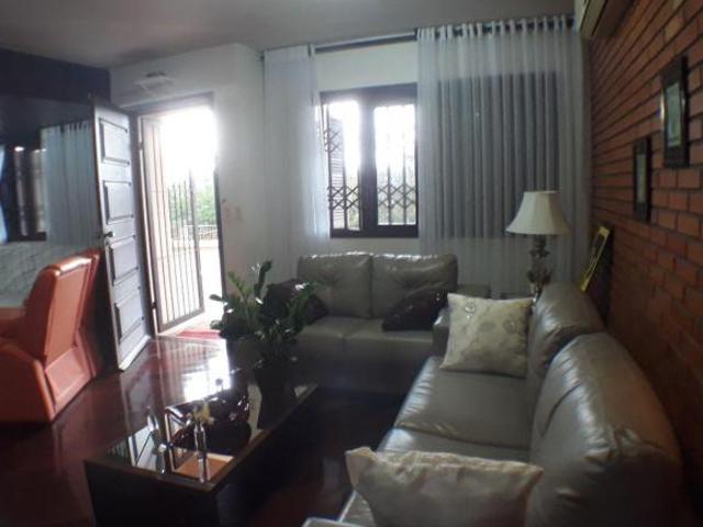 Casa à Venda 3 Quartos com Piscina no Jardim Itu Sabará – Porto Alegre | 227m² | 4 Vagas