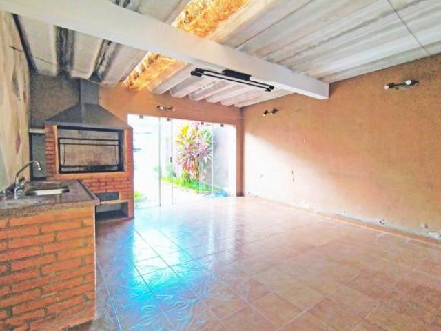 Casa à venda, 3 quartos com quintal e churrasqueira Vila Moraes