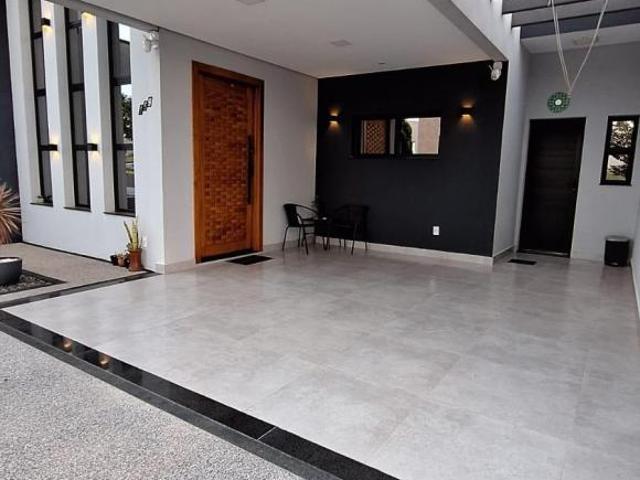 Casa a venda 3 quartos e piscina em condomínio fechado Residencial Mantova Indaiatuba/SP