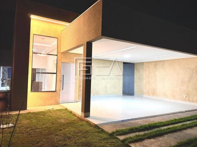 CASA À VENDA 3 QUARTOS SENDO 1 SUÍTE COM CLOSET