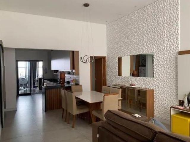Casa à venda 3 Quartos, 1 Suite, 3 Vagas, 255M², Guedes, Tremembé SP | Morada do Visconde