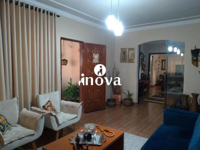 Casa à venda, 3 quartos, 1 suíte, 3 vagas, Amoroso Costa Uberaba/MG