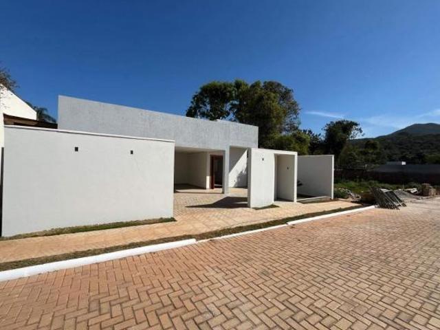 CASA à venda, 3 quartos, 1 suíte, 3 vagas, Centro Mateus Leme/MG