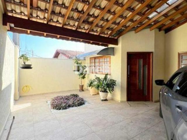 Casa à venda, 3 quartos, 1 suíte, 3 vagas, Cidade Jardim Taubaté/SP