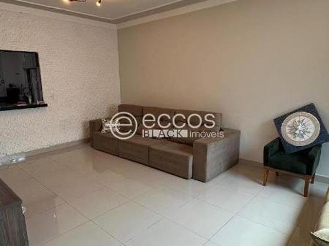 Casa à venda, 3 quartos, 1 suíte, 3 vagas, Jardim Nenê Gomes UBERABA/MG