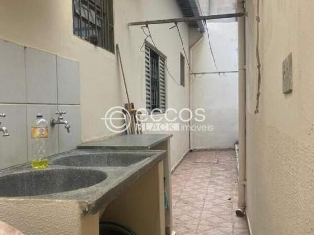 Casa à venda, 3 quartos, 1 suíte, 1 vaga, Centro Uberlândia/MG