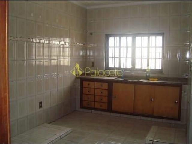 Casa à venda 3 Quartos, 1 Suite, 1 Vaga, Jardim Cristina, Pindamonhangaba SP