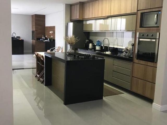 Casa à venda 3 Quartos, 1 Suite, 2 Vagas, 257M², Guedes, Tremembé SP | Morada do Visconde