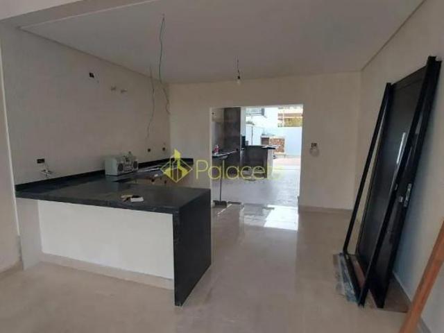 Casa à venda 3 Quartos, 1 Suite, 2 Vagas, 300M², Parque São Cristóvão, Taubaté SP