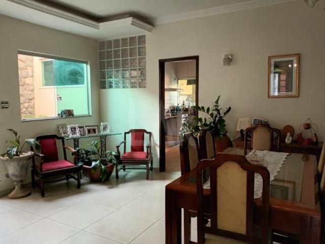 Casa à venda, 3 quartos, 1 suíte, 2 vagas, Califórnia Belo Horizonte/MG