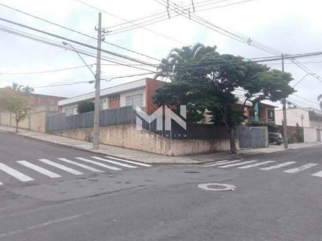 Casa à venda, 3 quartos, 1 suíte, 2 vagas, Centro de Salto Salto/SP