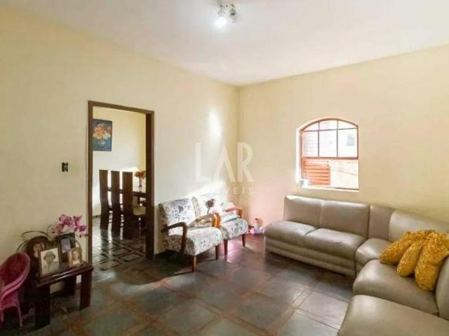 Casa à venda, 3 quartos, 1 suíte, 2 vagas, Santa Branca Belo Horizonte/MG