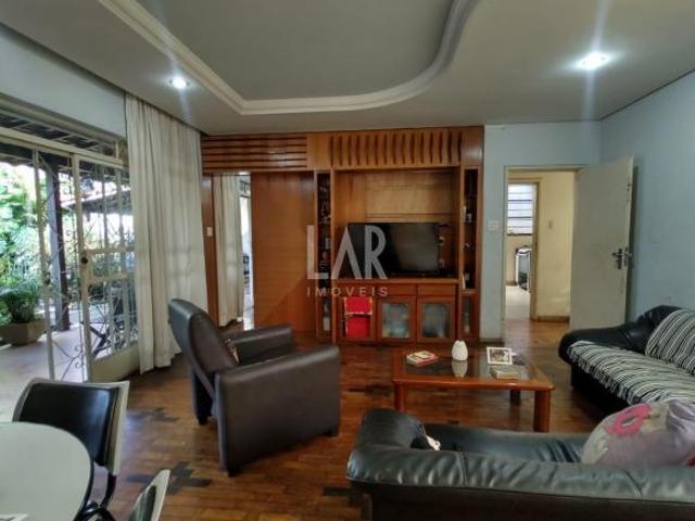 Casa à venda, 3 quartos, 1 suíte, 2 vagas, Sagrada Família Belo Horizonte/MG