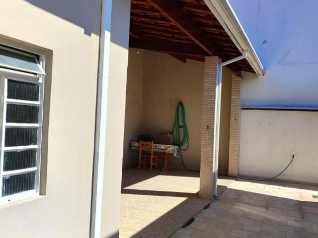 Casa à venda 3 Quartos, 1 Suite, 4 Vagas, 300M², Aterrado, Tremembé SP
