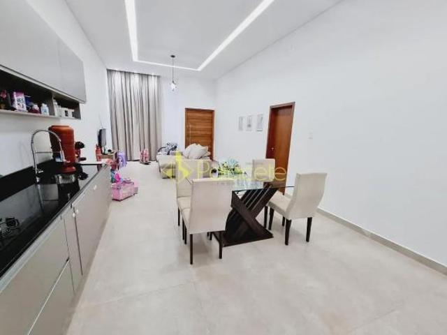 Casa à venda 3 Quartos, 1 Suite, 4 Vagas, 300M², Parque São Luís, Taubaté SP Residencial Jatobá