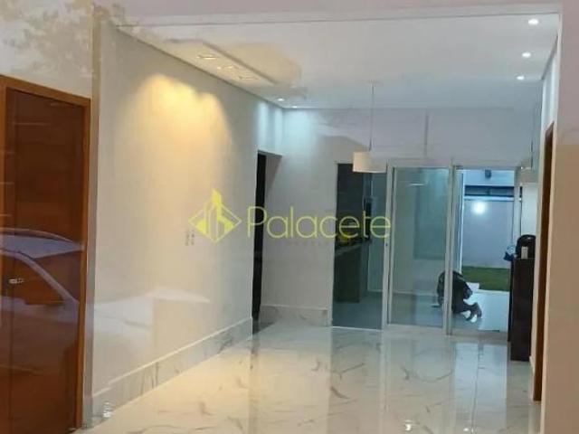 Casa à venda 3 Quartos, 1 Suite, 4 Vagas, 326M², Piracangaguá, Taubaté SP Condomínio Ouroville